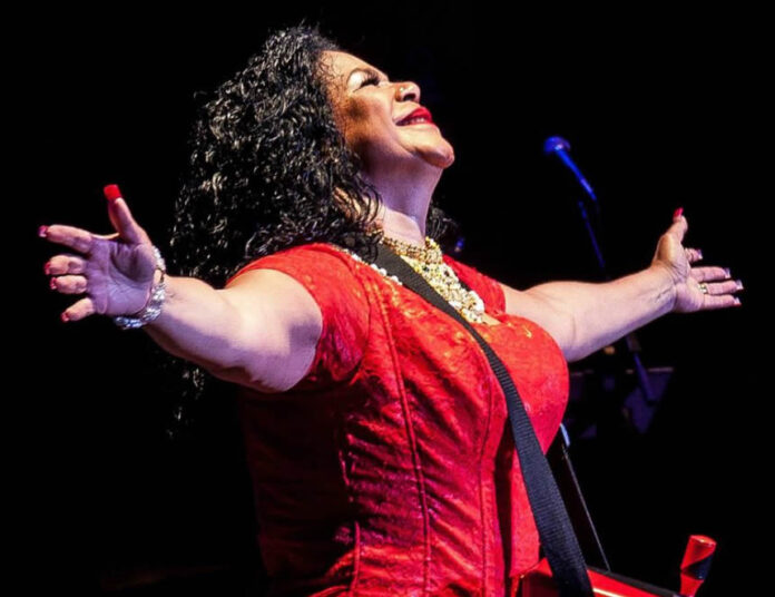 Eva Ayllón y sus 53 años de innegable aporte a la cultura - Agenda País