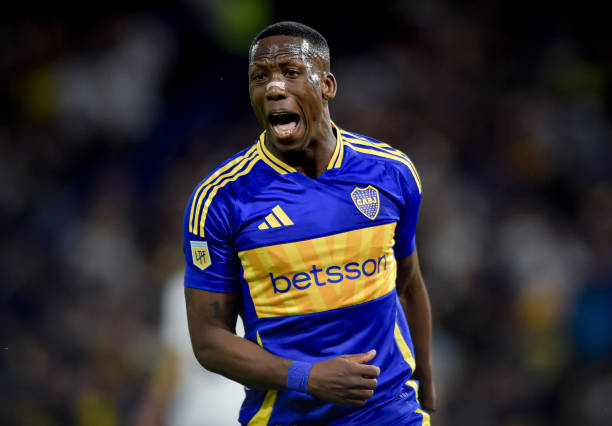 ¿Luis Advíncula se queda en Boca Juniors para el 2025? - Agenda País